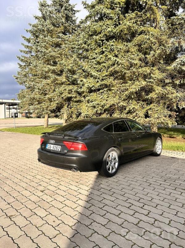 Black Audi A7 Sportback 2011 in Jelgava, with an engine capacity of 3.00 L and mileage of 382 thousand km for 8500 €, photo 3 on AUTOMOTO.COM.LV