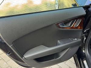 Black Audi A7 Sportback 2011 in Prienai, with an engine capacity of 3.00 L and mileage of 315 thousand km for 13350 €, photo 40 on AUTOMOTO.COM.LV
