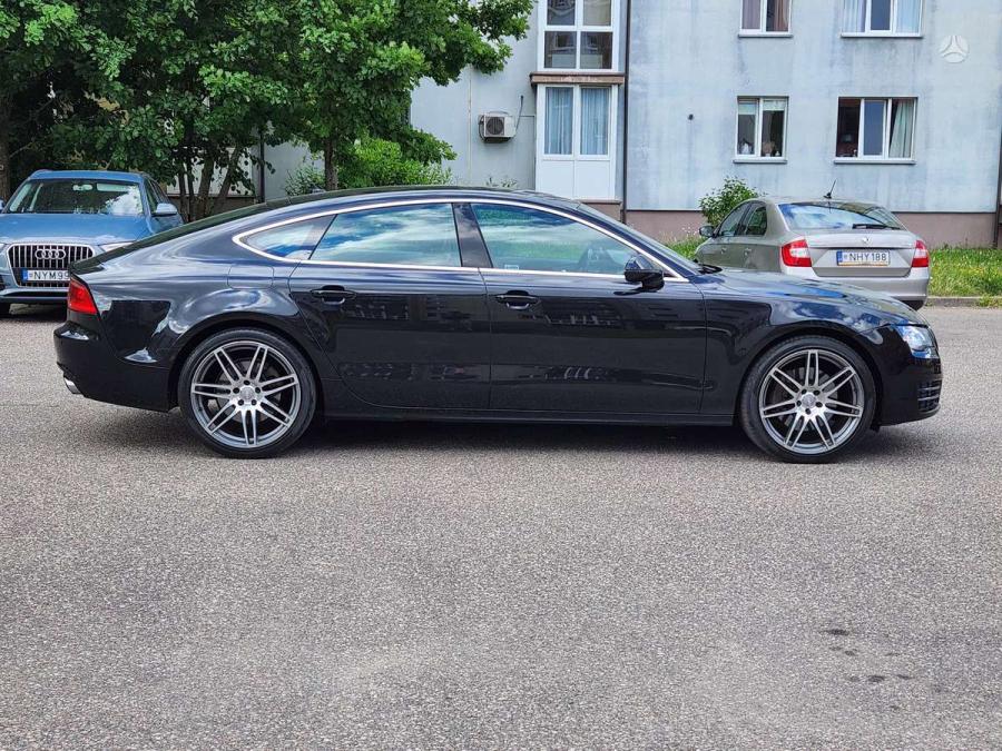Black Audi A7 Sportback 2011 in Vilnius, with an engine capacity of 3.00 L and mileage of 295 thousand km for 11300 €, photo 14 on AUTOMOTO.COM.LV