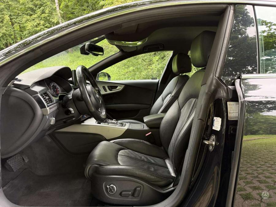 Black Audi A7 Sportback 2011 in Vilnius, with an engine capacity of 3.00 L and mileage of 295 thousand km for 11300 €, photo 17 on AUTOMOTO.COM.LV