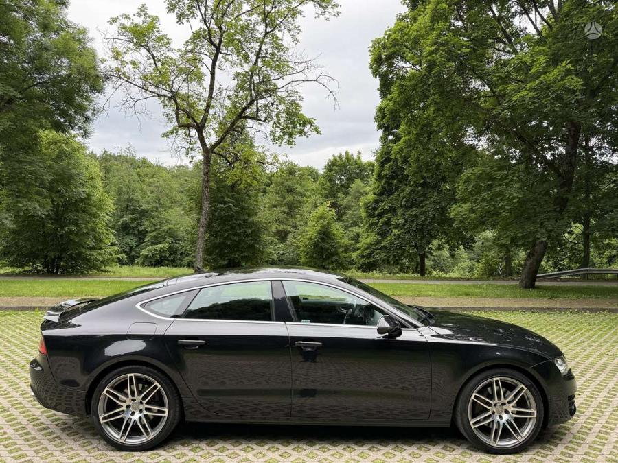 Black Audi A7 Sportback 2011 in Vilnius, with an engine capacity of 2.97 L and mileage of 295 thousand km for 10750 €, photo 7 on AUTOMOTO.COM.LV