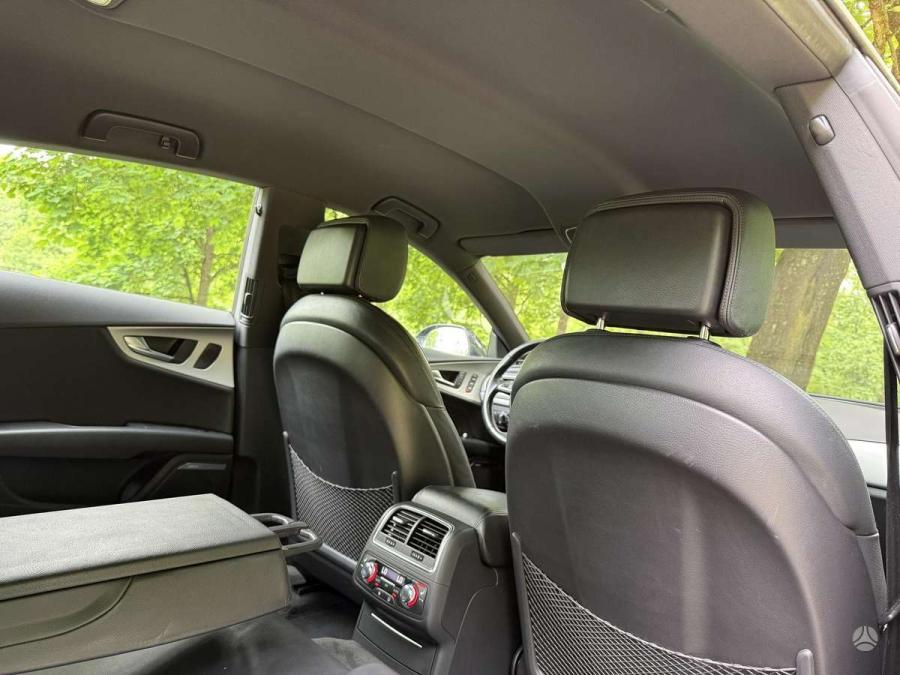 Black Audi A7 Sportback 2011 in Vilnius, with an engine capacity of 2.97 L and mileage of 295 thousand km for 10750 €, photo 29 on AUTOMOTO.COM.LV