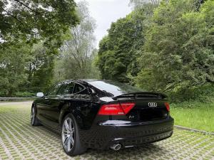 Black Audi A7 Sportback 2011 in Vilnius, with an engine capacity of 2.97 L and mileage of 295 thousand km for 10750 €, photo 41 on AUTOMOTO.COM.LV