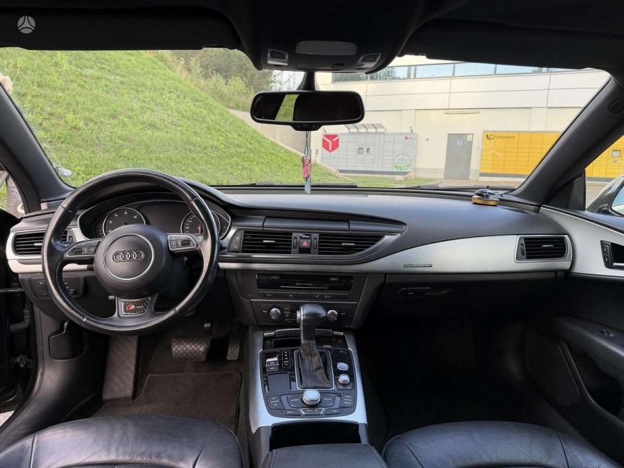 Black Audi A7 Sportback 2011 in Vilnius, with an engine capacity of 3.00 L and mileage of 255 thousand km for 9800 €, photo 16 on AUTOMOTO.COM.LV