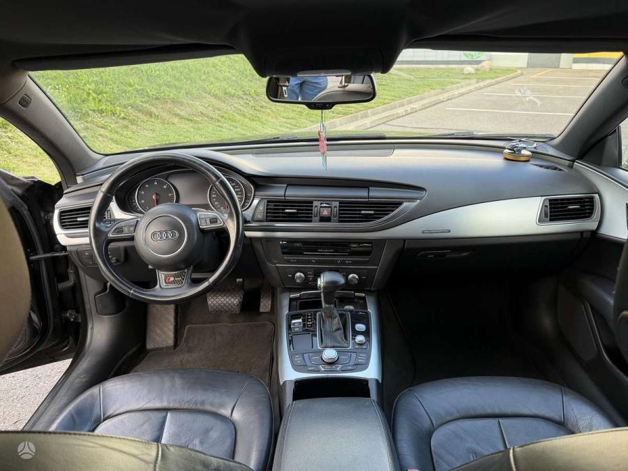 Black Audi A7 Sportback 2011 in Vilnius, with an engine capacity of 3.00 L and mileage of 255 thousand km for 9800 €, photo 17 on AUTOMOTO.COM.LV