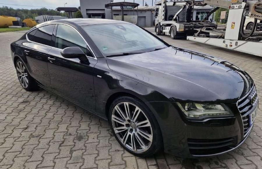 Black Audi A7 Sportback 2011 in Vilnius, with an engine capacity of 2.97 L and mileage of 280 thousand km for 7650 €, photo 3 on AUTOMOTO.COM.LV