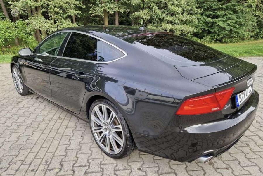 Black Audi A7 Sportback 2011 in Vilnius, with an engine capacity of 2.97 L and mileage of 280 thousand km for 7650 €, photo 4 on AUTOMOTO.COM.LV