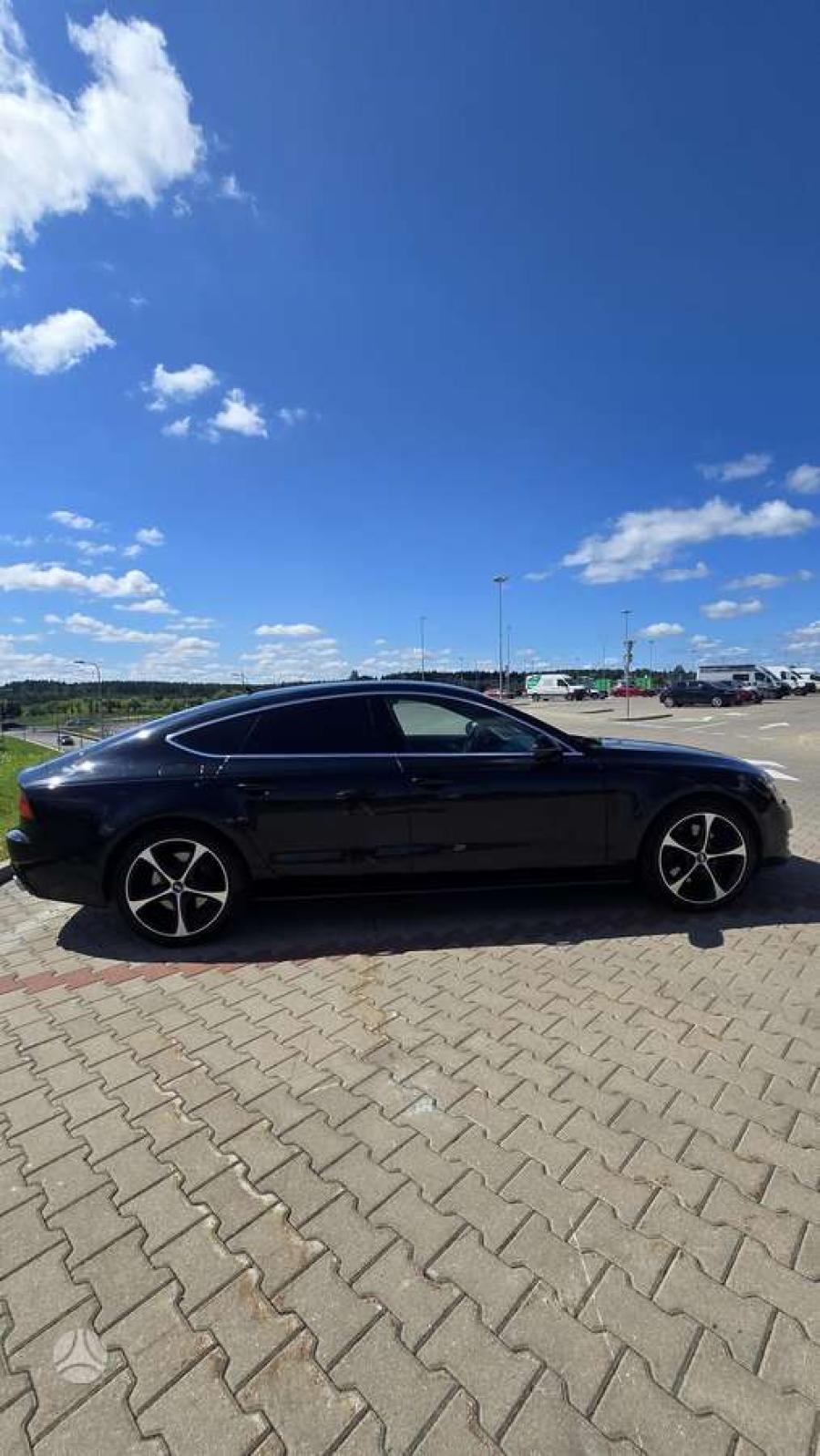 Black Audi A7 Sportback 2012 in Vilnius, with an engine capacity of 2.97 L and mileage of 235 thousand km for 12900 €, photo 4 on AUTOMOTO.COM.LV