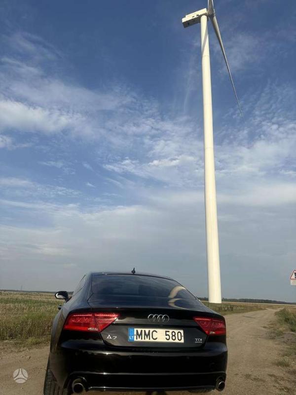 Black Audi A7 Sportback 2013 in Jonava, with an engine capacity of 2.97 L and mileage of 289 thousand km for 15800 €, photo 4 on AUTOMOTO.COM.LV