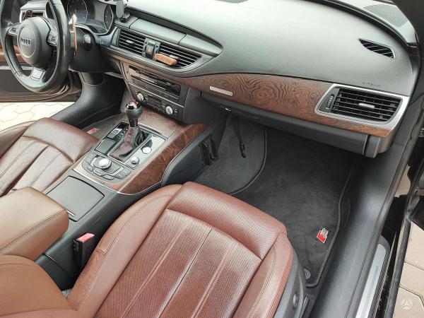 Audi A7 Sportback 2013 Viļņa vietnē Melns Audi A7 Sportback 2013 Viļņa, ar dzinēja tilpumu 3.00 L un nobraukumu 218 tūkst. km par 14000 €, foto 9 vietnē AUTOMOTO.COM.LV