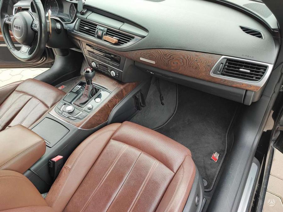 Black Audi A7 Sportback 2013 in Vilnius, with an engine capacity of 3.00 L and mileage of 218 thousand km for 14000 €, photo 9 on AUTOMOTO.COM.LV