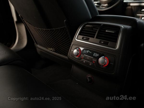 Black Audi A7 Sportback 2014 in Tartu, with an engine capacity of 3.00 L and mileage of 335 thousand km for 14999 €, photo 11 on AUTOMOTO.COM.LV
