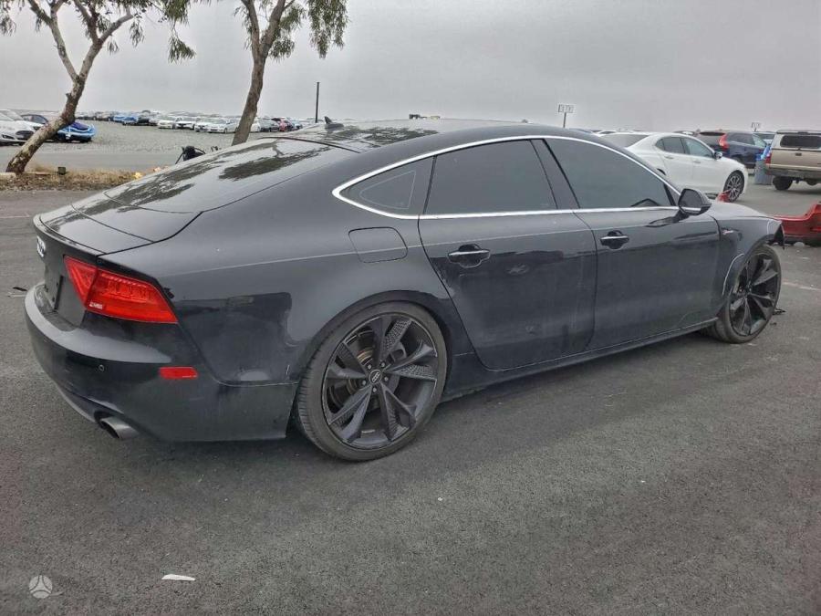 Black Audi A7 Sportback 2014 in Vilnius, with an engine capacity of 3.00 L and mileage of 241 thousand km for 5999 €, photo 3 on AUTOMOTO.COM.LV