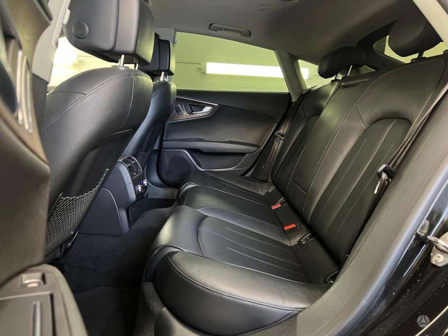 Black Audi A7 Sportback 2015 in Vilnius, with an engine capacity of 3.00 L and mileage of 144 thousand km for 17900 €, photo 31 on AUTOMOTO.COM.LV