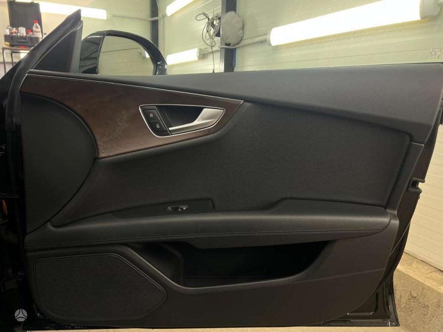 Black Audi A7 Sportback 2015 in Vilnius, with an engine capacity of 3.00 L and mileage of 144 thousand km for 17900 €, photo 37 on AUTOMOTO.COM.LV