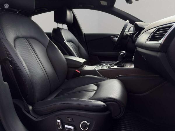 Black Audi A7 Sportback 2017 in Kaunas, with an engine capacity of 3.00 L and mileage of 219 thousand km for 19799 €, photo 8 on AUTOMOTO.COM.LV