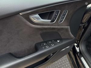 Black Audi A7 Sportback 2017 in Kaunas, with an engine capacity of 3.00 L and mileage of 219 thousand km for 19799 €, photo 14 on AUTOMOTO.COM.LV
