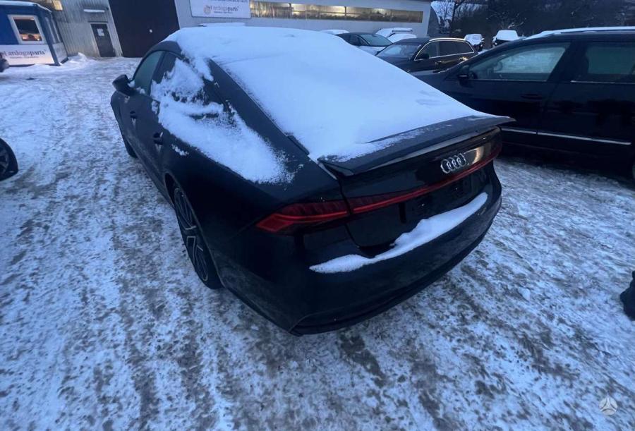 Black Audi A7 Sportback 2018 in Kaunas, with an engine capacity of 3.00 L and mileage of 175 thousand km for 16950 €, photo 3 on AUTOMOTO.COM.LV