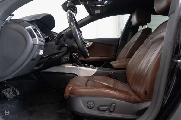 Black Audi A7 Sportback 2018 in Vilnius, with an engine capacity of 2.97 L and mileage of 235 thousand km for 19900 €, photo 10 on AUTOMOTO.COM.LV