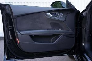 Black Audi A7 Sportback 2013 in Vilnius, with an engine capacity of 3.00 L and mileage of 241 thousand km for 16950 €, photo 18 on AUTOMOTO.COM.LV