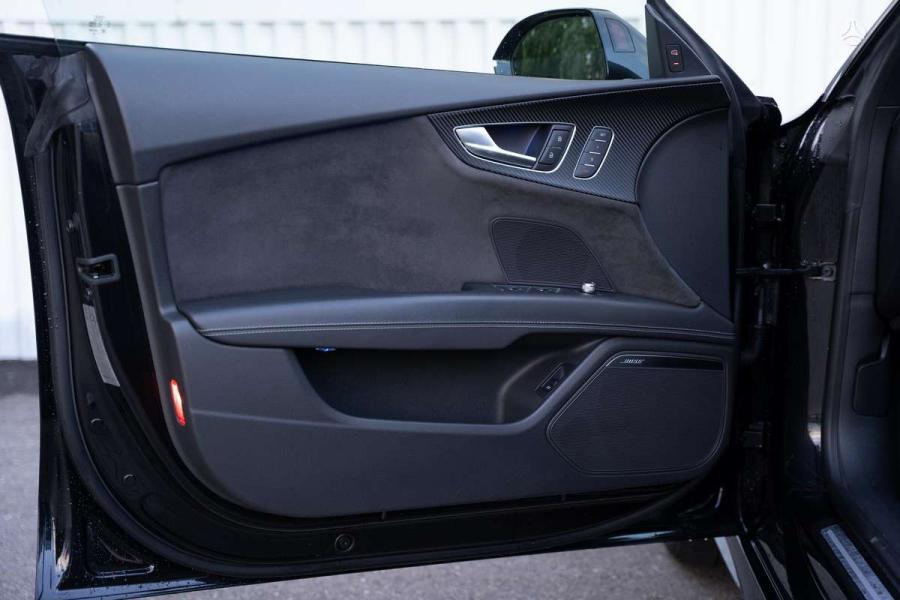 Black Audi A7 Sportback 2013 in Vilnius, with an engine capacity of 3.00 L and mileage of 241 thousand km for 16950 €, photo 18 on AUTOMOTO.COM.LV