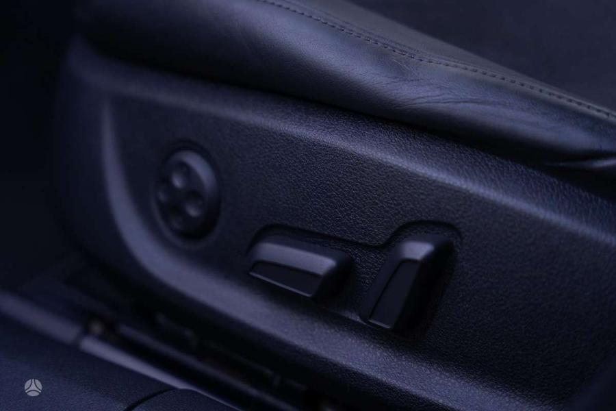 Black Audi A7 Sportback 2013 in Vilnius, with an engine capacity of 3.00 L and mileage of 241 thousand km for 16950 €, photo 23 on AUTOMOTO.COM.LV