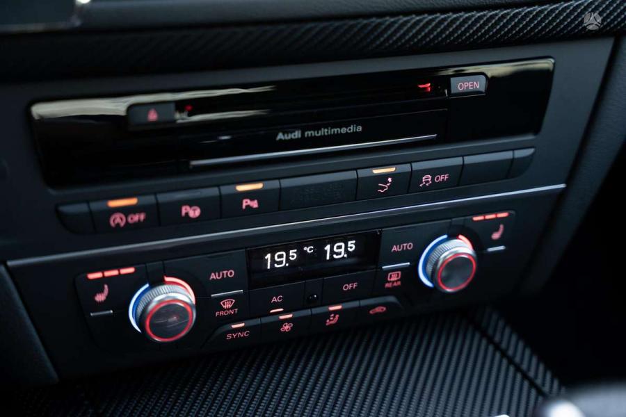 Black Audi A7 Sportback 2013 in Vilnius, with an engine capacity of 3.00 L and mileage of 241 thousand km for 16950 €, photo 32 on AUTOMOTO.COM.LV