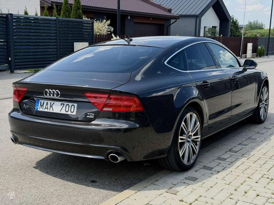 Black Audi A7 Sportback 2013 in Kaunas, with an engine capacity of 2.97 L and mileage of 300 thousand km for 12400 €, photo 5 on AUTOMOTO.COM.LV