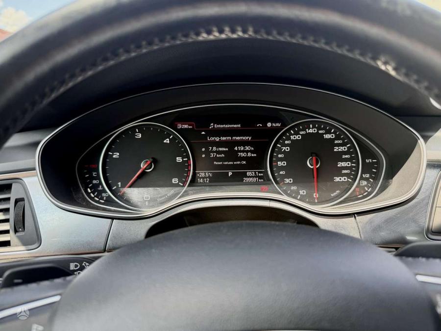 Black Audi A7 Sportback 2013 in Kaunas, with an engine capacity of 2.97 L and mileage of 300 thousand km for 12400 €, photo 9 on AUTOMOTO.COM.LV