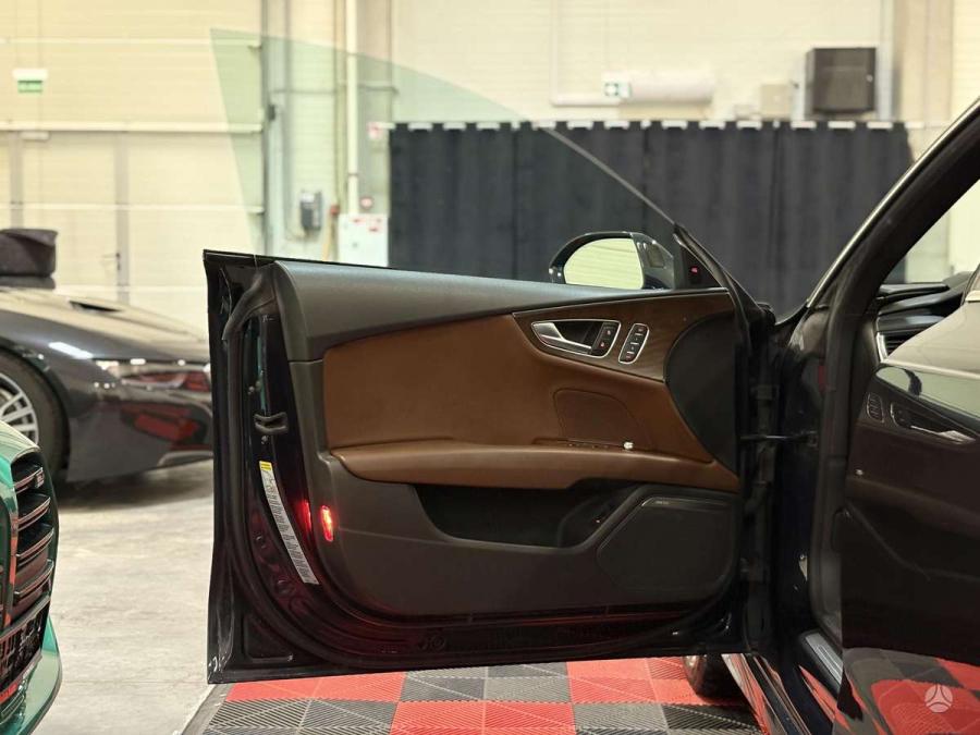 Black Audi A7 Sportback 2015 in Vilnius, with an engine capacity of 3.00 L and mileage of 192 thousand km for 11500 €, photo 27 on AUTOMOTO.COM.LV