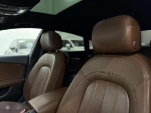 Black Audi A7 Sportback 2015 in Vilnius, with an engine capacity of 3.00 L and mileage of 192 thousand km for 11500 €, photo 35 on AUTOMOTO.COM.LV