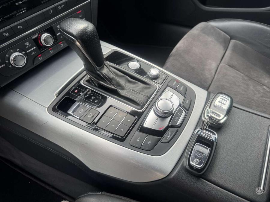 Black Audi A7 Sportback 2016 in Kaunas, with an engine capacity of 3.00 L and mileage of 261 thousand km for 16800 €, photo 31 on AUTOMOTO.COM.LV