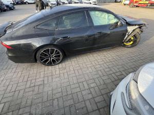 Black Audi A7 Sportback 2018 in Kaunas, with an engine capacity of 3.00 L and mileage of 175 thousand km for 18700 €, photo 6 on AUTOMOTO.COM.LV