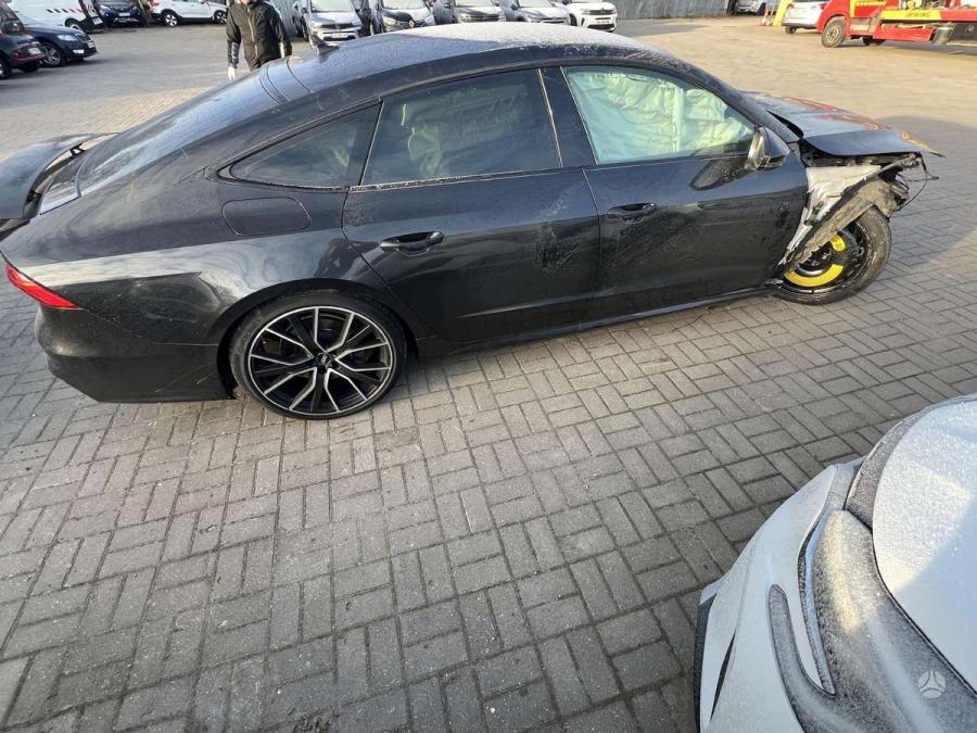 Black Audi A7 Sportback 2018 in Kaunas, with an engine capacity of 3.00 L and mileage of 175 thousand km for 18700 €, photo 6 on AUTOMOTO.COM.LV
