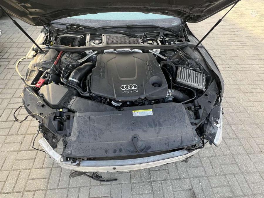 Black Audi A7 Sportback 2018 in Kaunas, with an engine capacity of 3.00 L and mileage of 175 thousand km for 18700 €, photo 14 on AUTOMOTO.COM.LV
