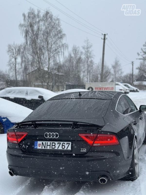 Blue Audi A7 Sportback 2012 in Vilnius, with an engine capacity of 3.00 L and mileage of 335 thousand km for 10000 €, photo 4 on AUTOMOTO.COM.LV