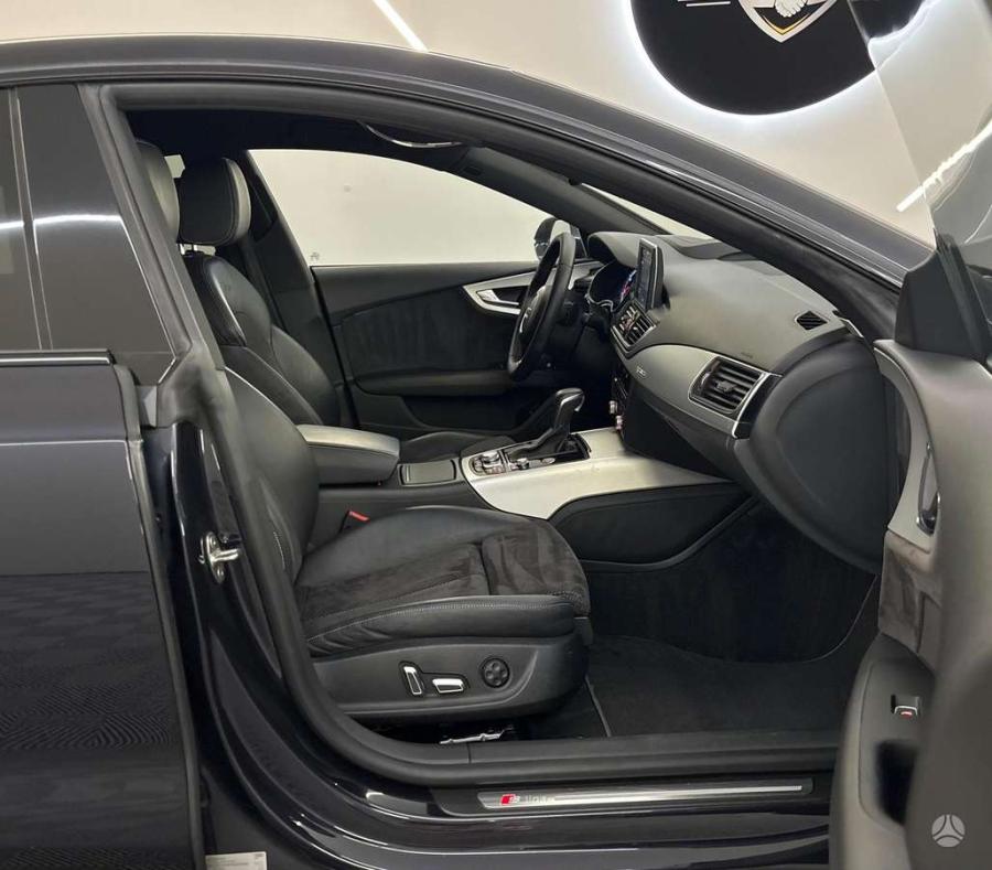 Blue Audi A7 Sportback 2015 in Marijampole, with an engine capacity of 2.97 L and mileage of 250 thousand km for 19999 €, photo 8 on AUTOMOTO.COM.LV