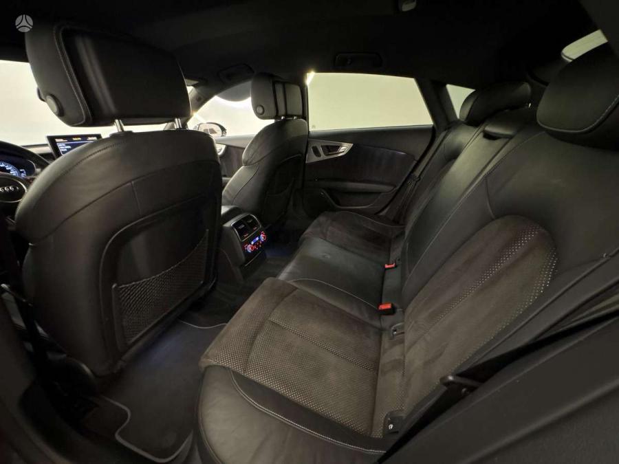 Blue Audi A7 Sportback 2015 in Marijampole, with an engine capacity of 2.97 L and mileage of 250 thousand km for 19999 €, photo 23 on AUTOMOTO.COM.LV