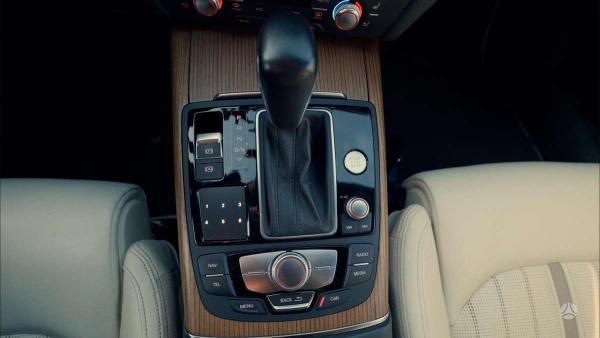 Blue Audi A7 Sportback 2015 in Vilnius, with an engine capacity of 2.97 L and mileage of 239 thousand km for 17950 €, photo 7 on AUTOMOTO.COM.LV