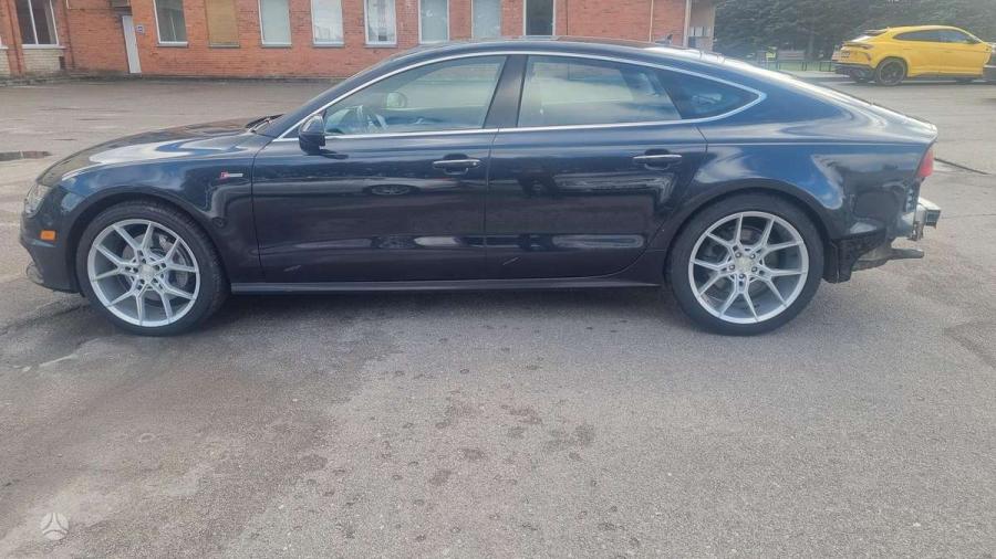 Blue Audi A7 Sportback 2016 in Siauliai, with an engine capacity of 3.00 L and mileage of 207 thousand km for 9250 €, photo 15 on AUTOMOTO.COM.LV