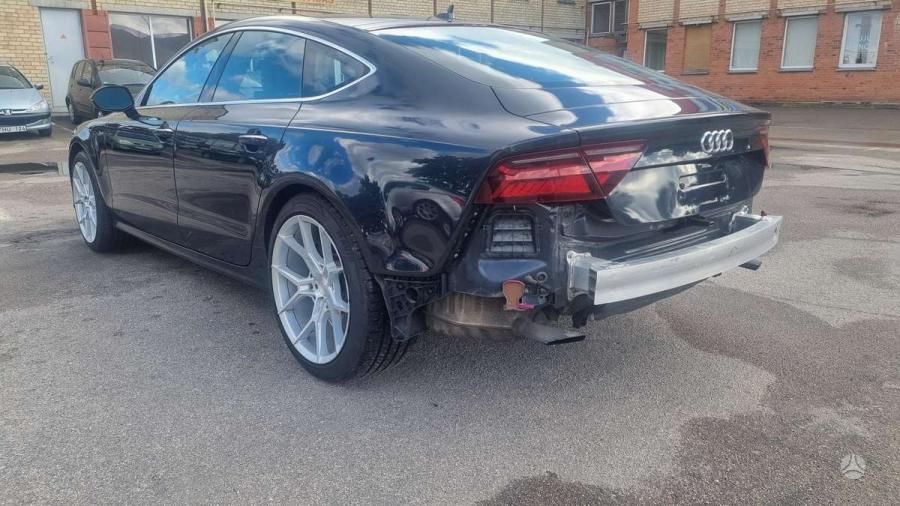 Blue Audi A7 Sportback 2016 in Siauliai, with an engine capacity of 3.00 L and mileage of 207 thousand km for 9250 €, photo 6 on AUTOMOTO.COM.LV