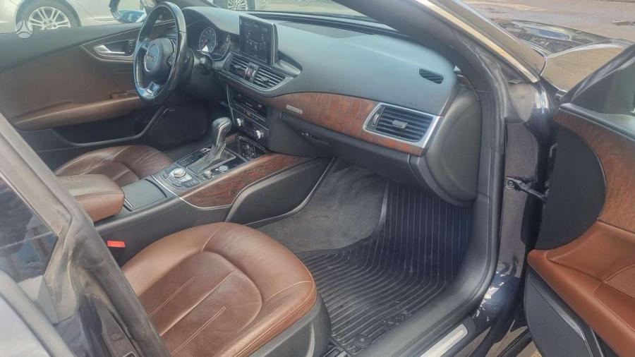 Blue Audi A7 Sportback 2016 in Siauliai, with an engine capacity of 3.00 L and mileage of 207 thousand km for 9250 €, photo 9 on AUTOMOTO.COM.LV