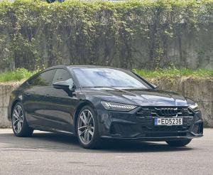 Blue Audi A7 Sportback 2024 in Vilnius, with an engine capacity of 1.98 L and mileage of 27 thousand km for 58900 €, photo 5 on AUTOMOTO.COM.LV