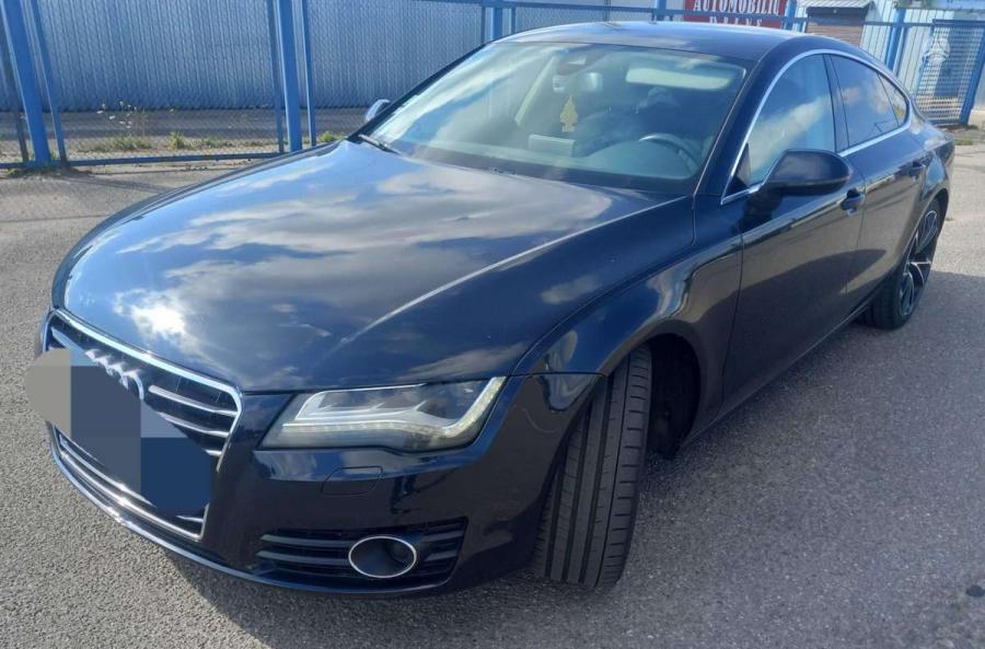 Zils Audi A7 Sportback 2012 Panevēža, ar dzinēja tilpumu 3.00 L un nobraukumu 300 tūkst. km par 10800 €, foto 3 vietnē AUTOMOTO.COM.LV