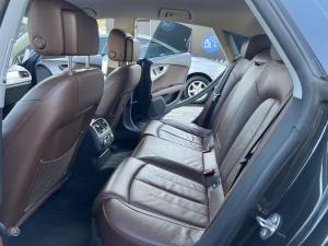 Brown Audi A7 Sportback 2011 in Vilnius, with an engine capacity of 3.00 L and mileage of 350 thousand km for 8800 €, photo 33 on AUTOMOTO.COM.LV