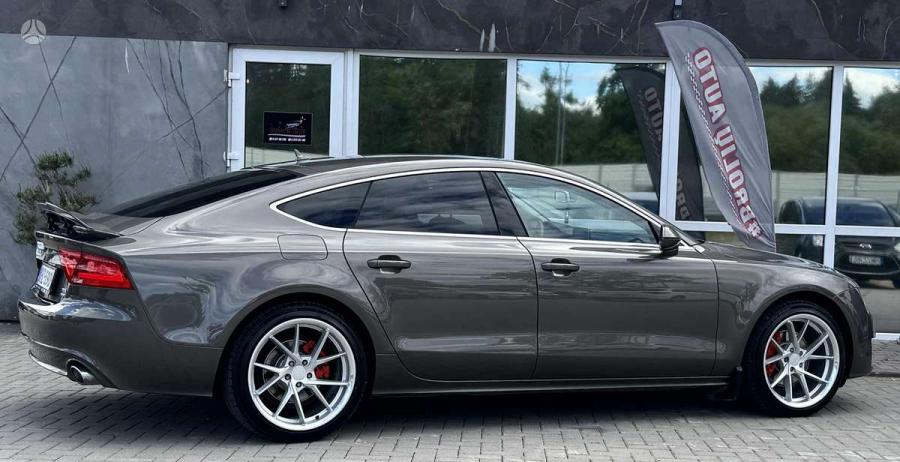 Brown Audi A7 Sportback 2011 in Radviliskis, with an engine capacity of 3.00 L and mileage of 270 thousand km for 11250 €, photo 9 on AUTOMOTO.COM.LV