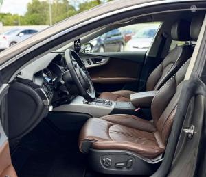 Brown Audi A7 Sportback 2011 in Radviliskis, with an engine capacity of 3.00 L and mileage of 270 thousand km for 11250 €, photo 23 on AUTOMOTO.COM.LV