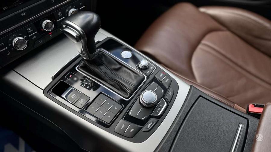 Brown Audi A7 Sportback 2011 in Radviliskis, with an engine capacity of 3.00 L and mileage of 270 thousand km for 11250 €, photo 25 on AUTOMOTO.COM.LV