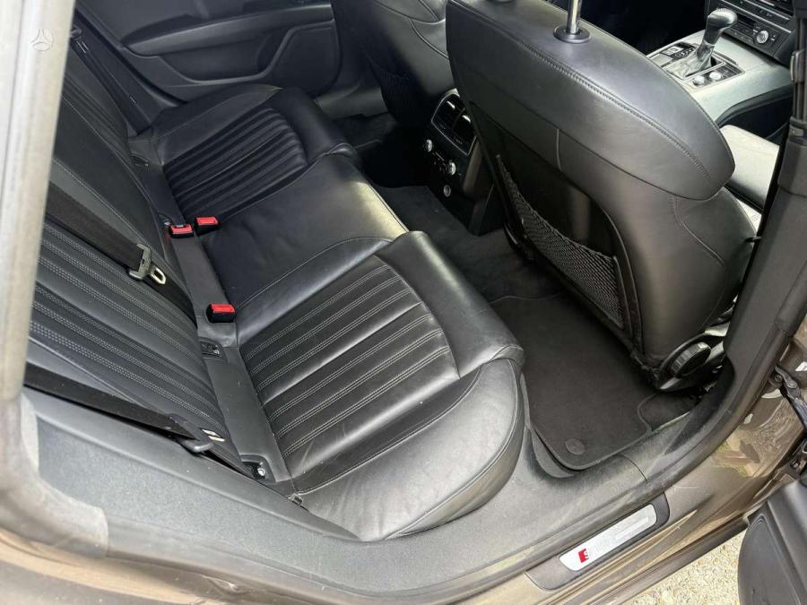 Brown Audi A7 Sportback 2013 in Kazlu Ruda, with an engine capacity of 2.97 L and mileage of 245 thousand km for 9999 €, photo 20 on AUTOMOTO.COM.LV