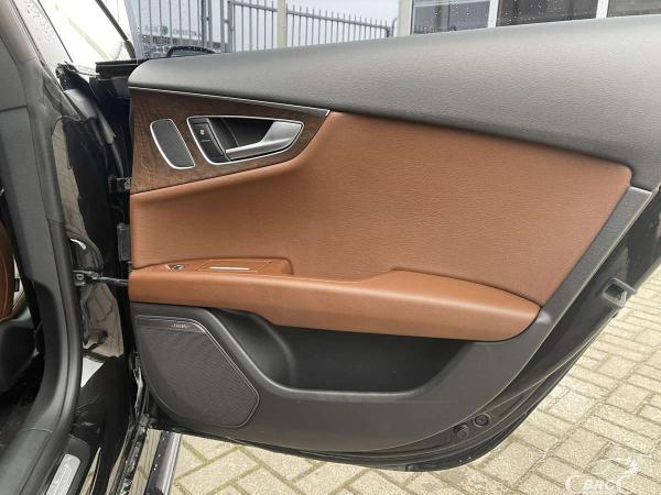 Brown Audi A7 Sportback 2016 in Klaipeda, with an engine capacity of 3.00 L and mileage of 193 thousand km for 19900 €, photo 8 on AUTOMOTO.COM.LV
